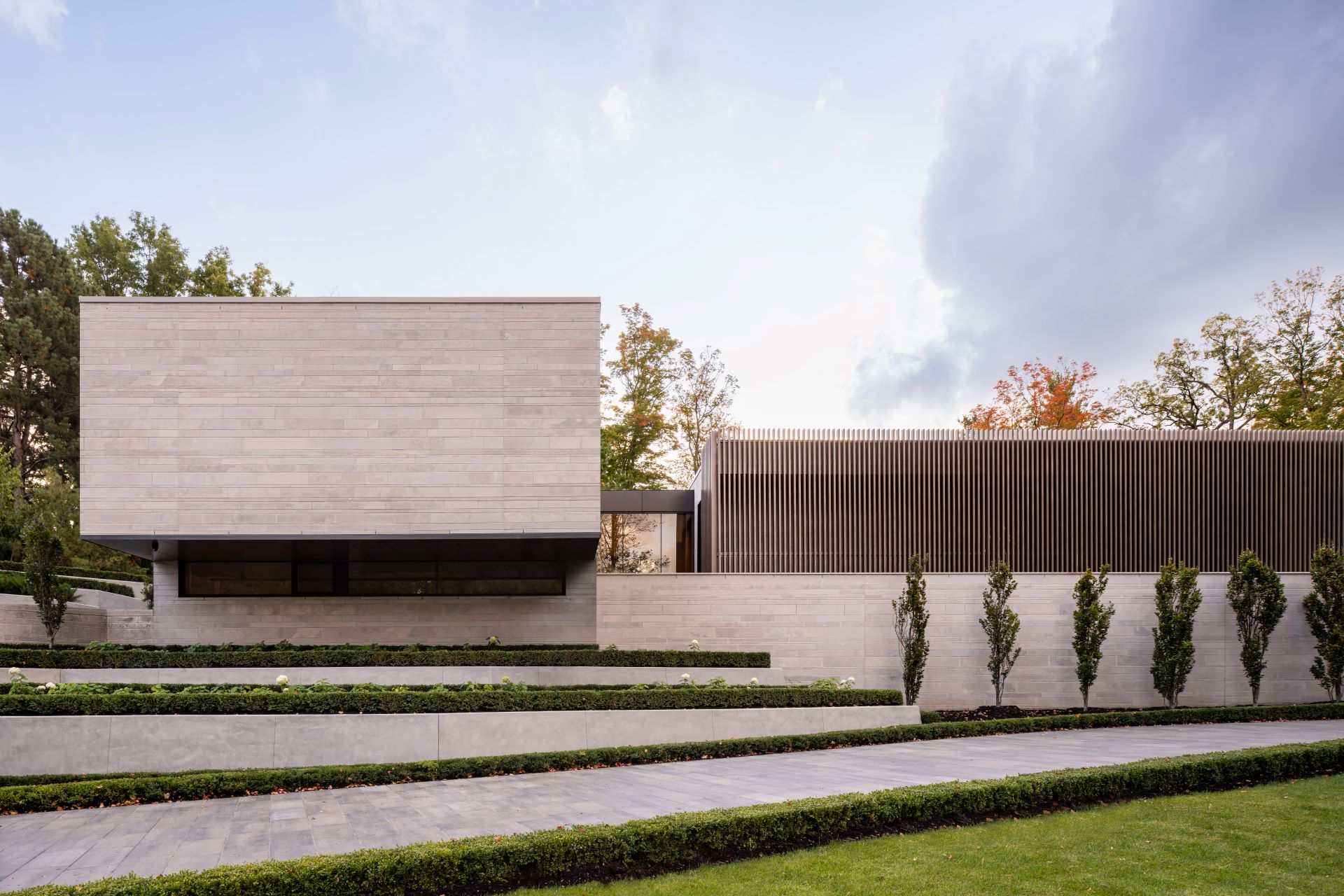 Clubhouse | Modern Hilltop Residence by FrankFranco Architects